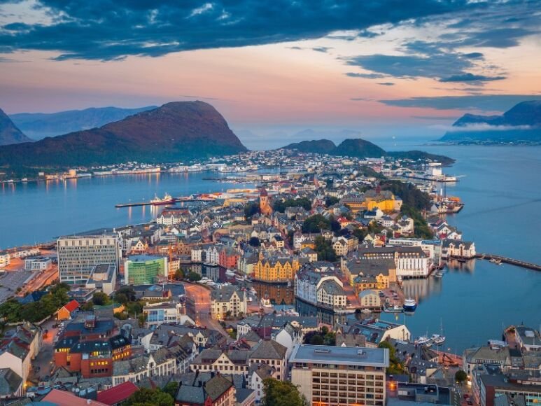 Alesund Travel Guide: Top 20 Things to Do, See and Eat in Alesund Alesund Travel Guide: Top 20 Things to Do, See and Eat in Alesund