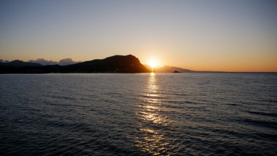 Japan's Cozy Seaside Towns: Hidden Retreats Along the Coast