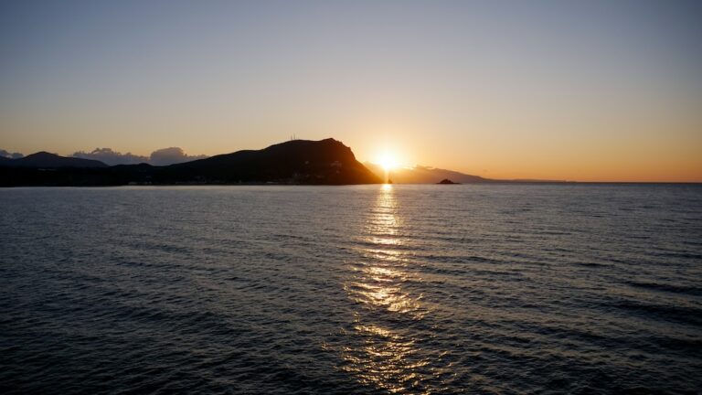 Japan's Cozy Seaside Towns: Hidden Retreats Along the Coast