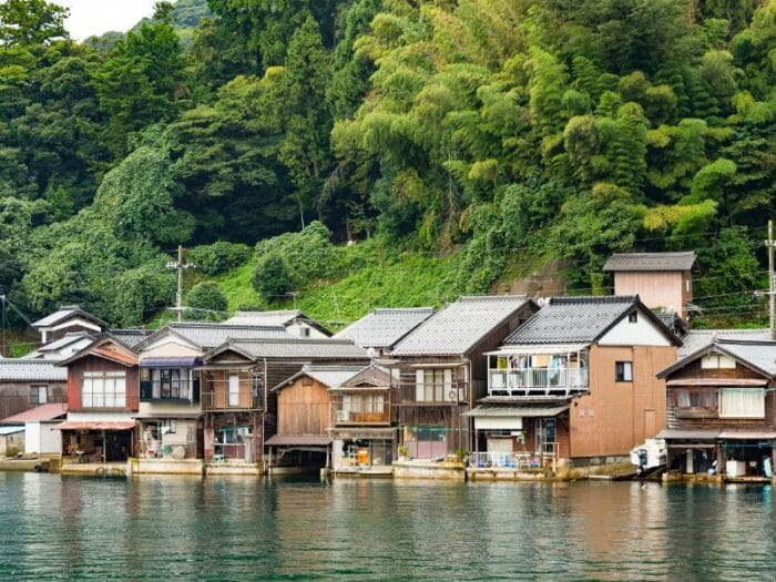 Japan's Cozy Seaside Towns: Hidden Retreats Along the Coast
